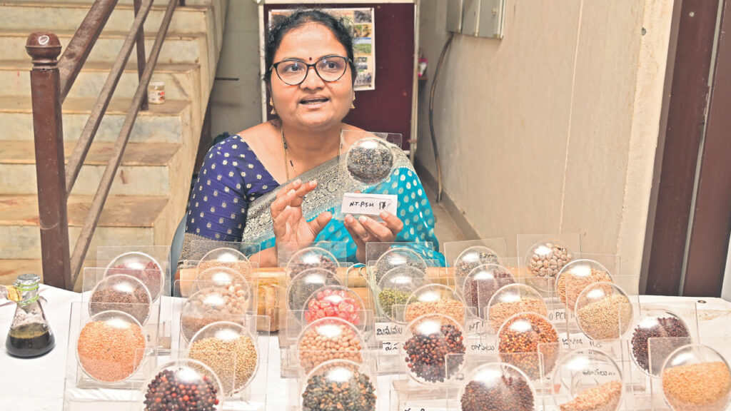 Shobha Rani | రైతుకు రొక్కం.. చేనుకు శోభ!-Namasthe Telangana