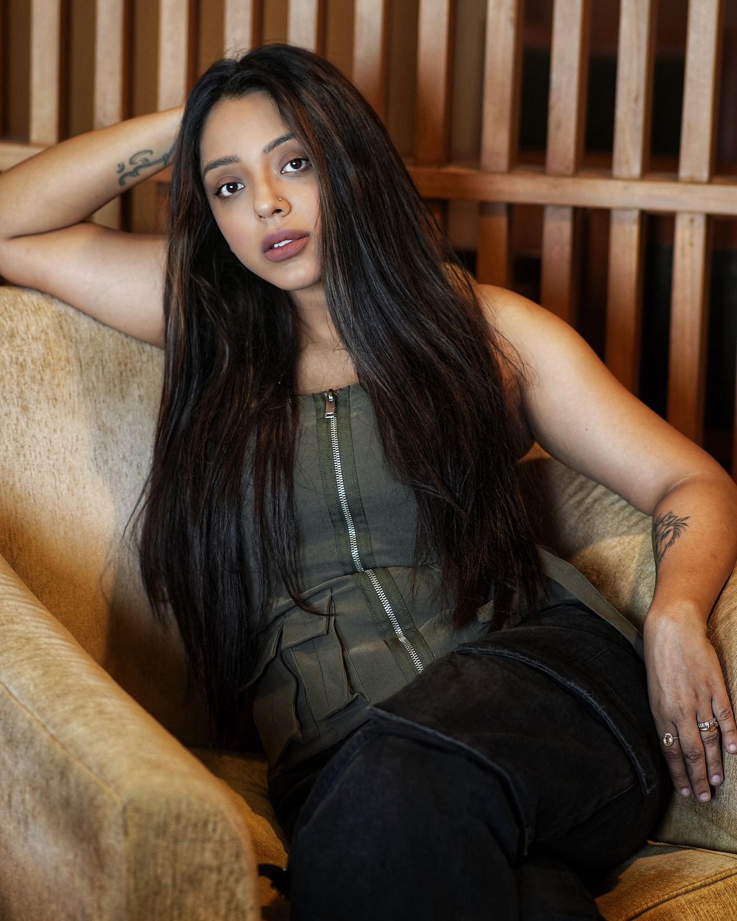 Deviyani Sharma | నల్ల చీరలో హొయలు పోయిన దేవియాని శర్మ..-Namasthe Telangana