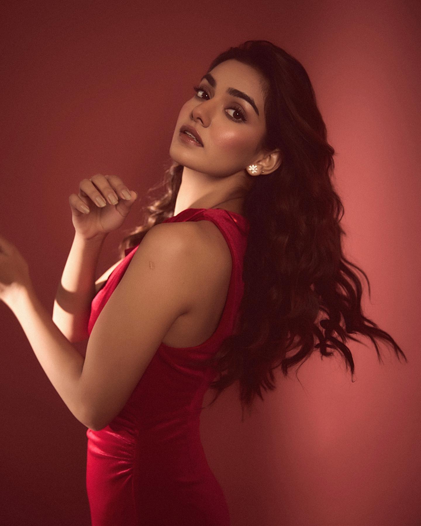 Rubal Shekhawat | రుబాల్ షెకావత్ అందాల హొయలు..-Namasthe Telangana