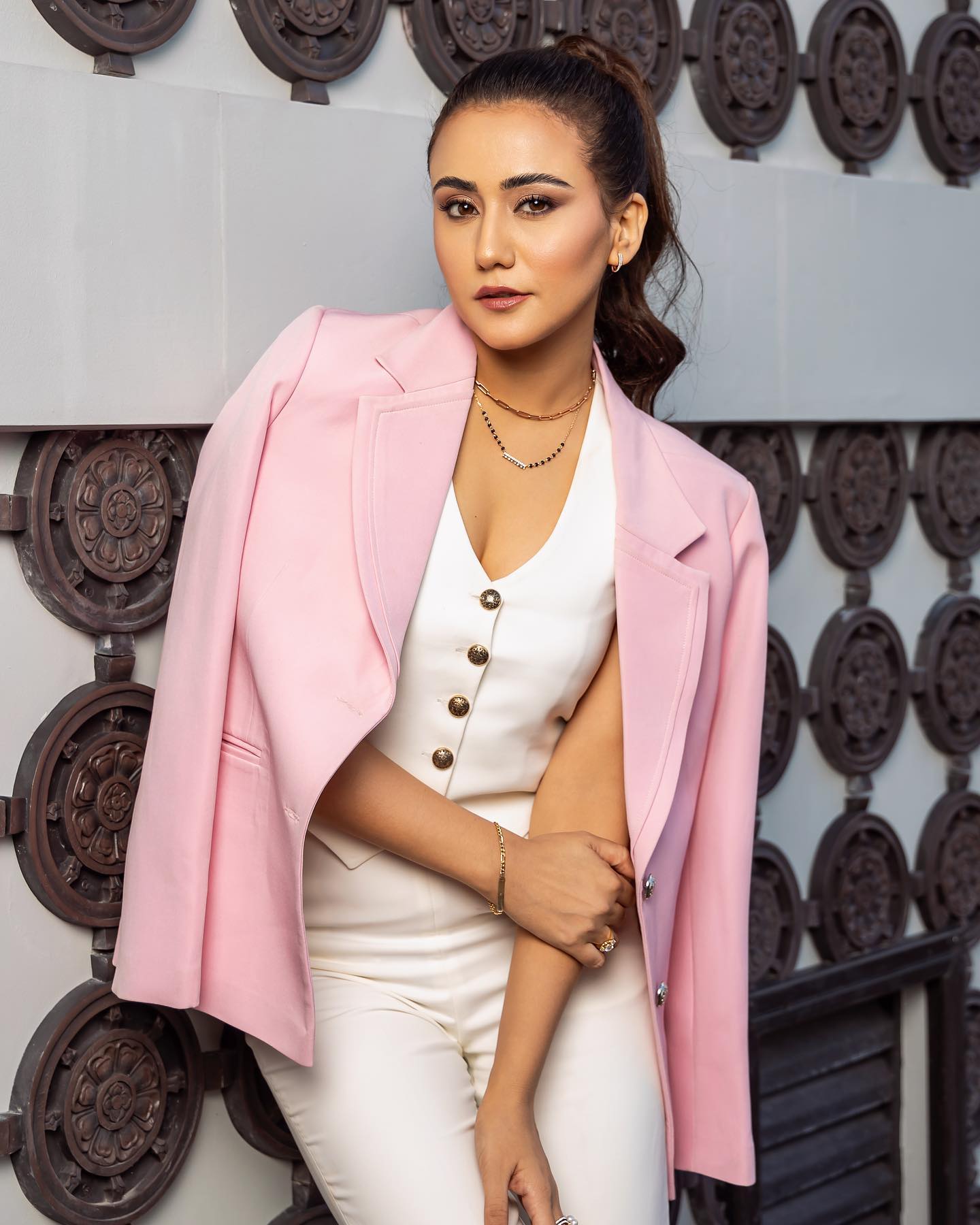 Swastima Khadka | సాగ‌ర తీరంలో ఎంజాయ్ చేస్తున్న స్వస్తిమ ఖడ్కా ...