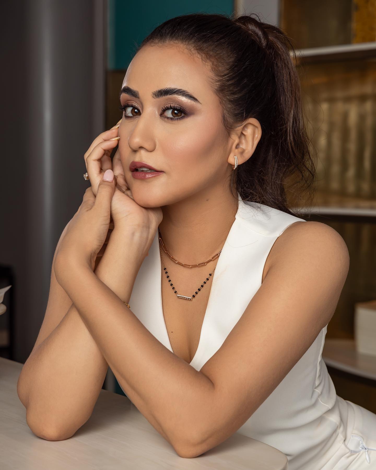 Swastima Khadka | సాగ‌ర తీరంలో ఎంజాయ్ చేస్తున్న స్వస్తిమ ఖడ్కా..-Namasthe Telangana