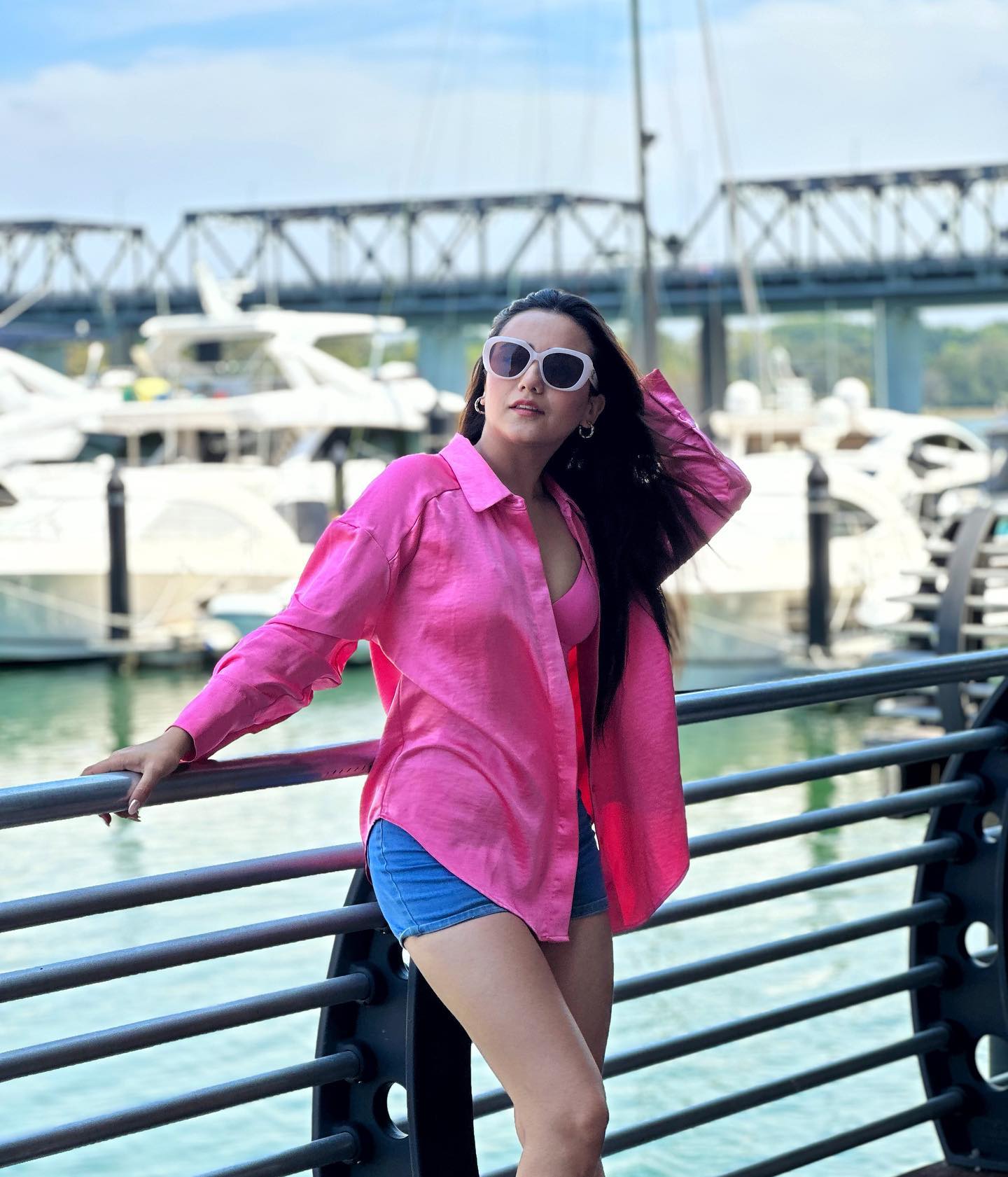 Swastima Khadka | సాగ‌ర తీరంలో ఎంజాయ్ చేస్తున్న స్వస్తిమ ఖడ్కా ...