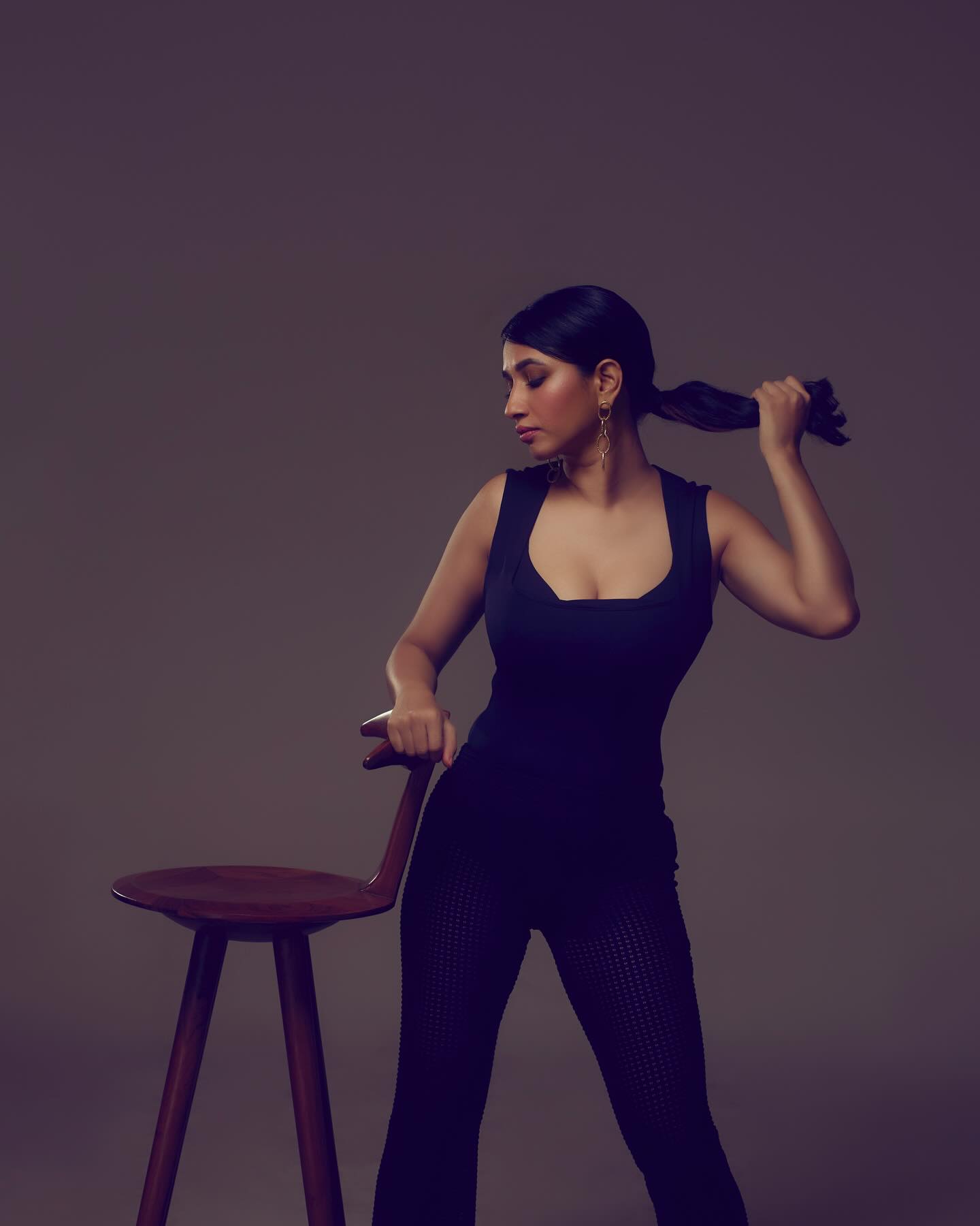 Manvita Harish Kamath | చిట్టిపొట్టి దుస్తుల్లో గాలం వేస్తున్న మాన్విత ...