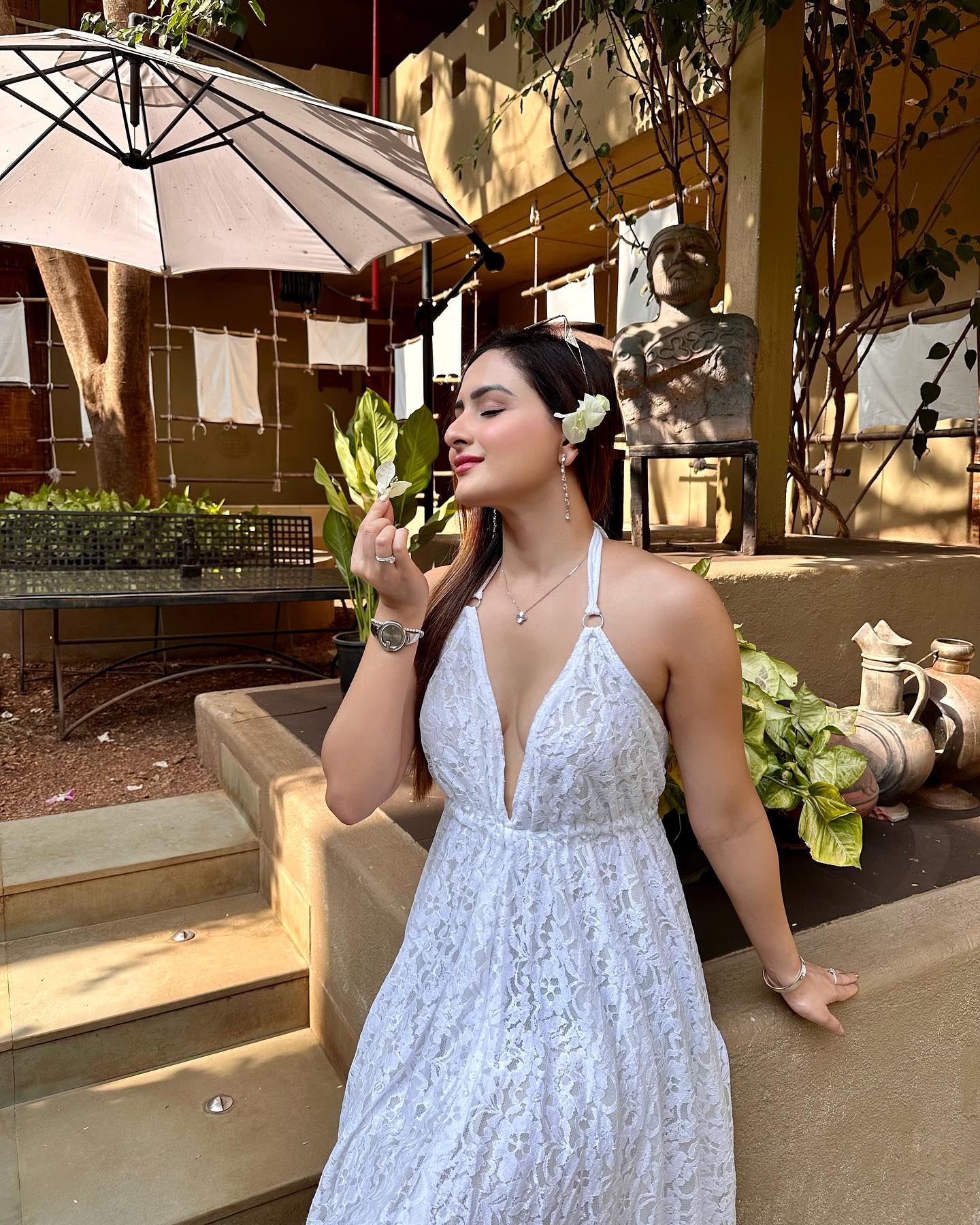 Zaara Yesmin | చిరునవ్వుతో మెస్మరైజ్ చేస్తున్న జారా యాస్మిన్..-Namasthe Telangana