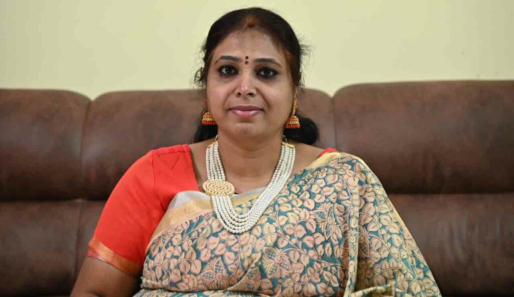 Shwetha Prasad | ఆ పాట అమృత వర్షం.. సాహితీరస ప్రవాహానికి మువ్వన్నెలు ...