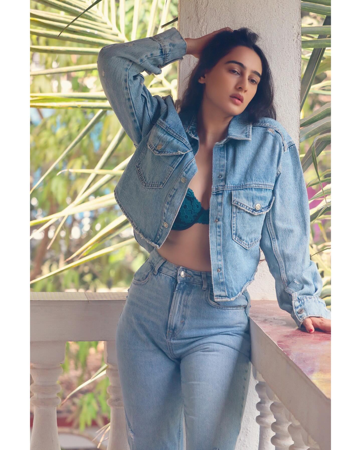 Megha Shukla | ఘాటైనా అందాలతో కుర్రాళ్లను పరేషాన్ చేస్తున్న మేఘా శుక్లా-Namasthe Telangana