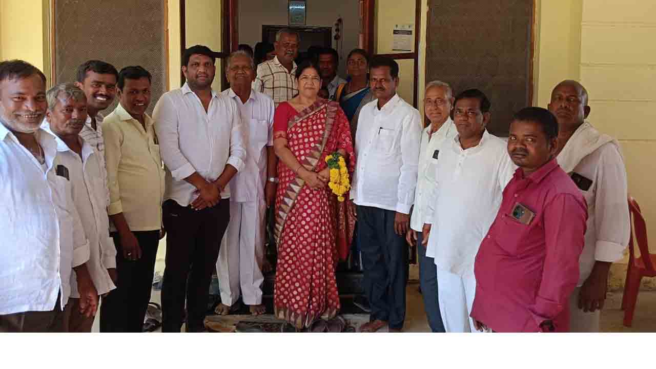 Commission Chairperson | కమిషన్ చైర్పర్సన్ సీతా దయాకర్ రెడ్డికి ... Commission Chairperson | కమిషన్ చైర్పర్సన్ సీతా దయాకర్ రెడ్డికి ...