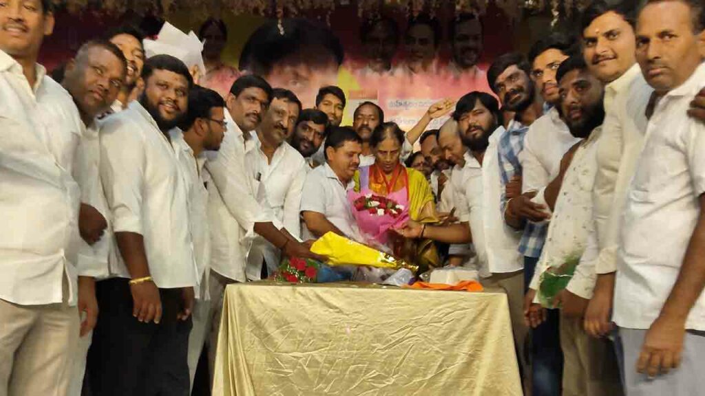 Sabita Indra Reddy | మాజీ మంత్రి సబిత ఇంద్రారెడ్డికి పుట్టిన రోజు ...