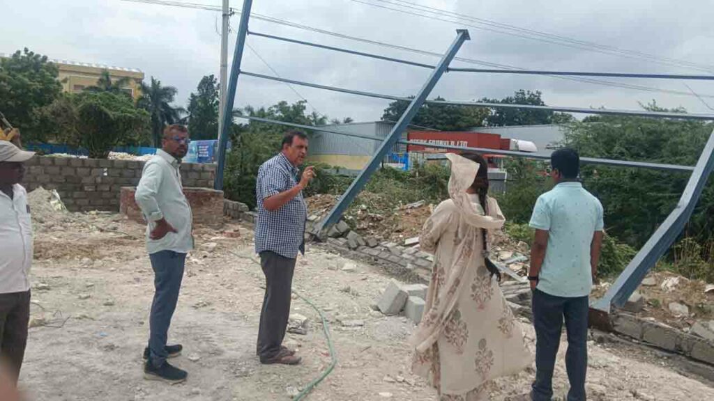 Illegal Constructions | కొంపల్లి పరిధిలో అక్రమ నిర్మాణాలు కూల్చివేత-Namasthe Telangana