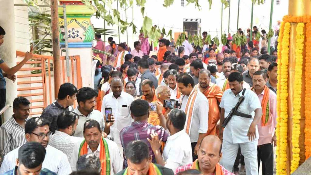 KTR | గొల్లపల్లిలో రాములోరి కల్యాణానికి హాజరైన కేటీఆర్-Namasthe Telangana