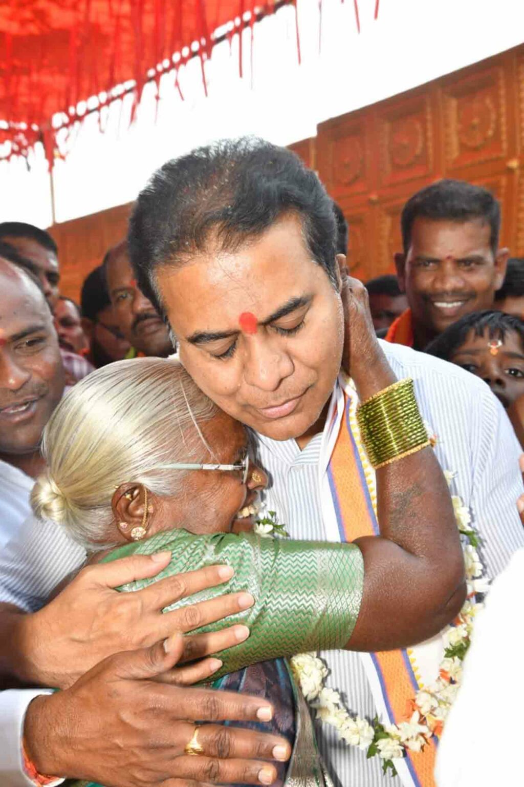 KTR | గొల్లపల్లిలో రాములోరి కల్యాణానికి హాజరైన కేటీఆర్-Namasthe Telangana
