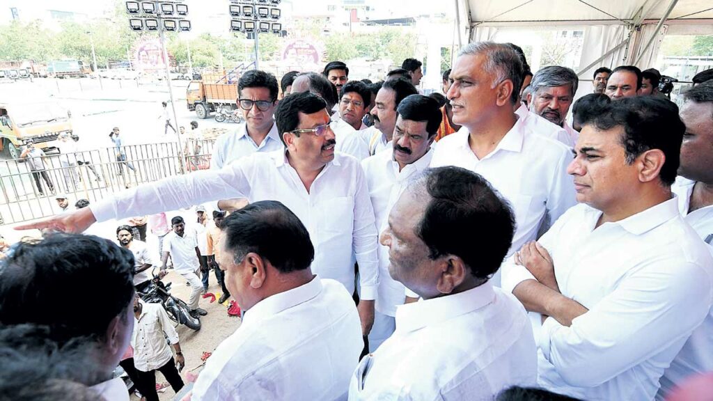 KTR | సిరిసిల్లలో కేటీఆర్ పర్యటన.. బొప్పాపూర్‌లో ఆలయంలో విగ్రహ ...