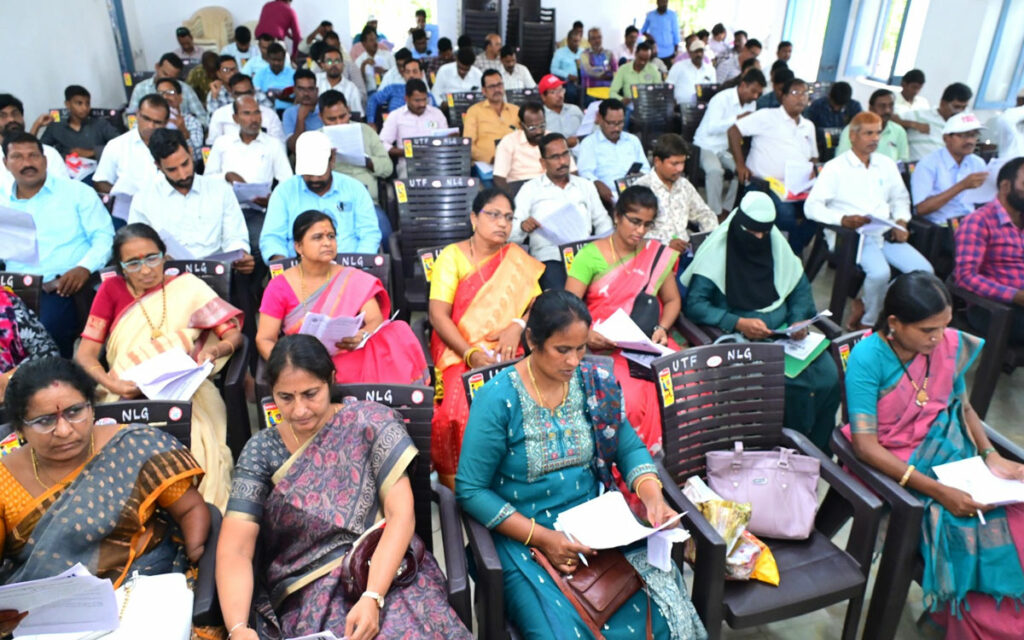 విద్యార్థుల సంఖ్యకు అనుగుణంగా పాఠశాలల సంఖ్య పెంచాలి : మాజీ ఎమ్మెల్సీ ...